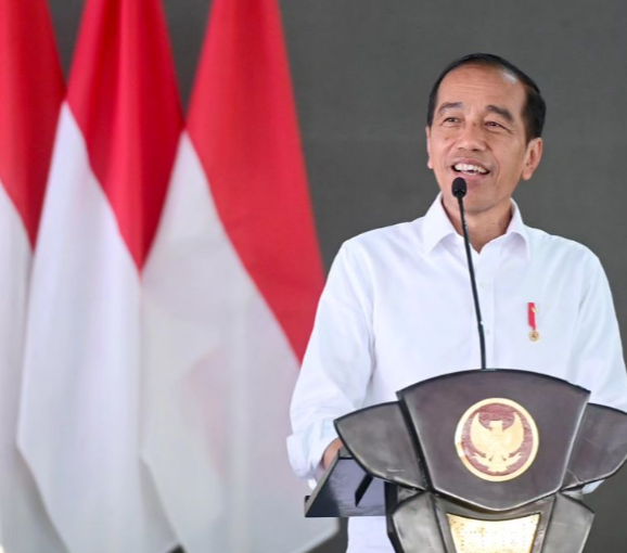Jokowi Minta Kades Utamakan Beli Produk Asli Desa, Meski Harga Lebih Mahal Jokowi Minta Kades Utamakan Beli Produk Asli Desa, Meski Harga Lebih Mahal