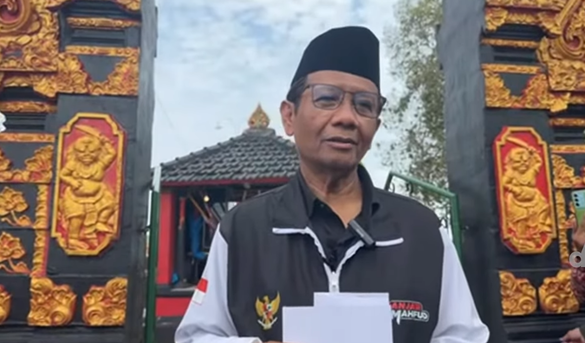 Bertemu Jokowi, Mahfud Resmi Mundur dari Menko Polhukam: Kita Saling Senyum