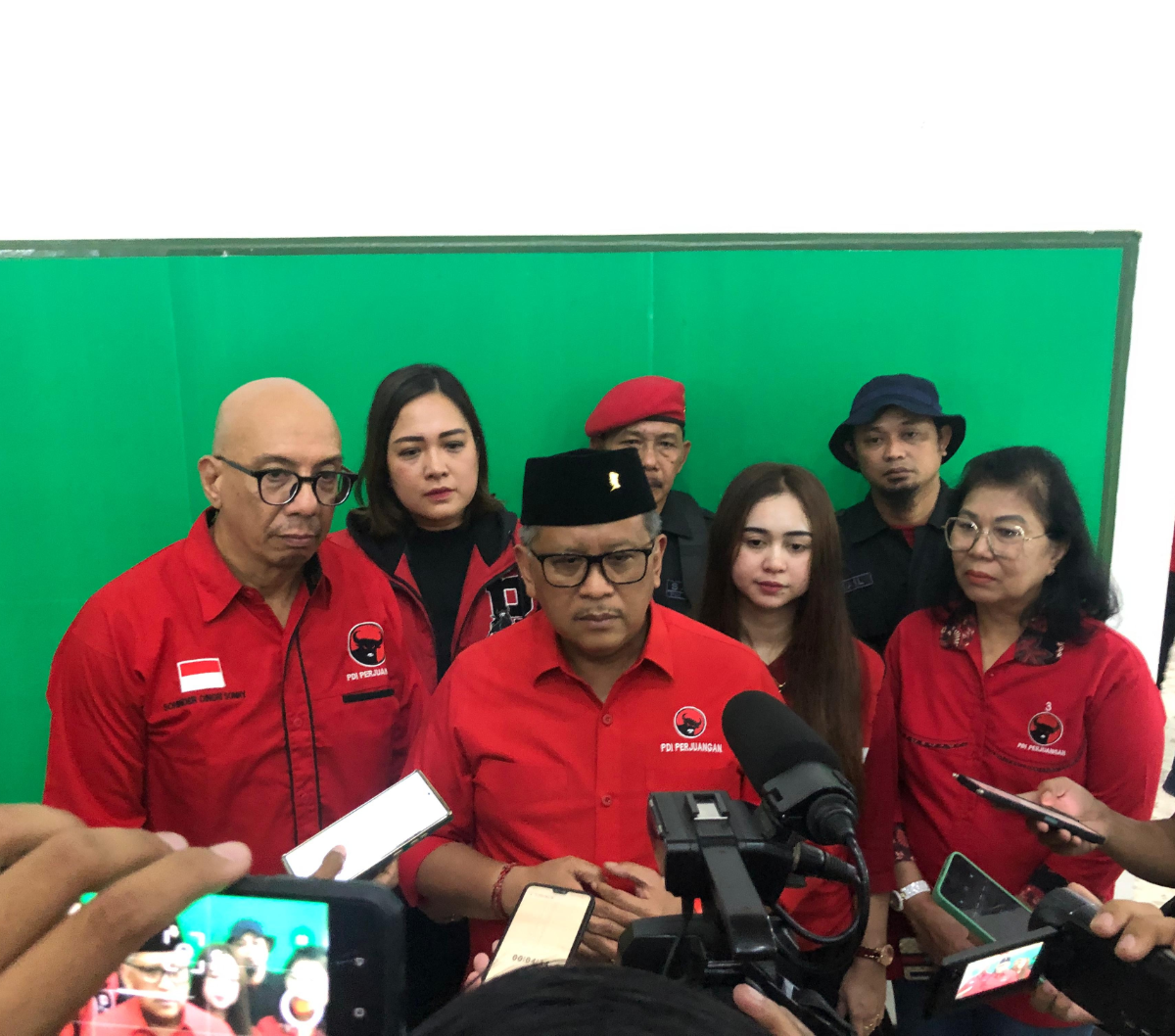 Peluang Menteri PDIP Mundur, Hasto: Gampang, Lihat Dinamika Peluang Menteri PDIP Mundur, Hasto: Gampang, Lihat Dinamika