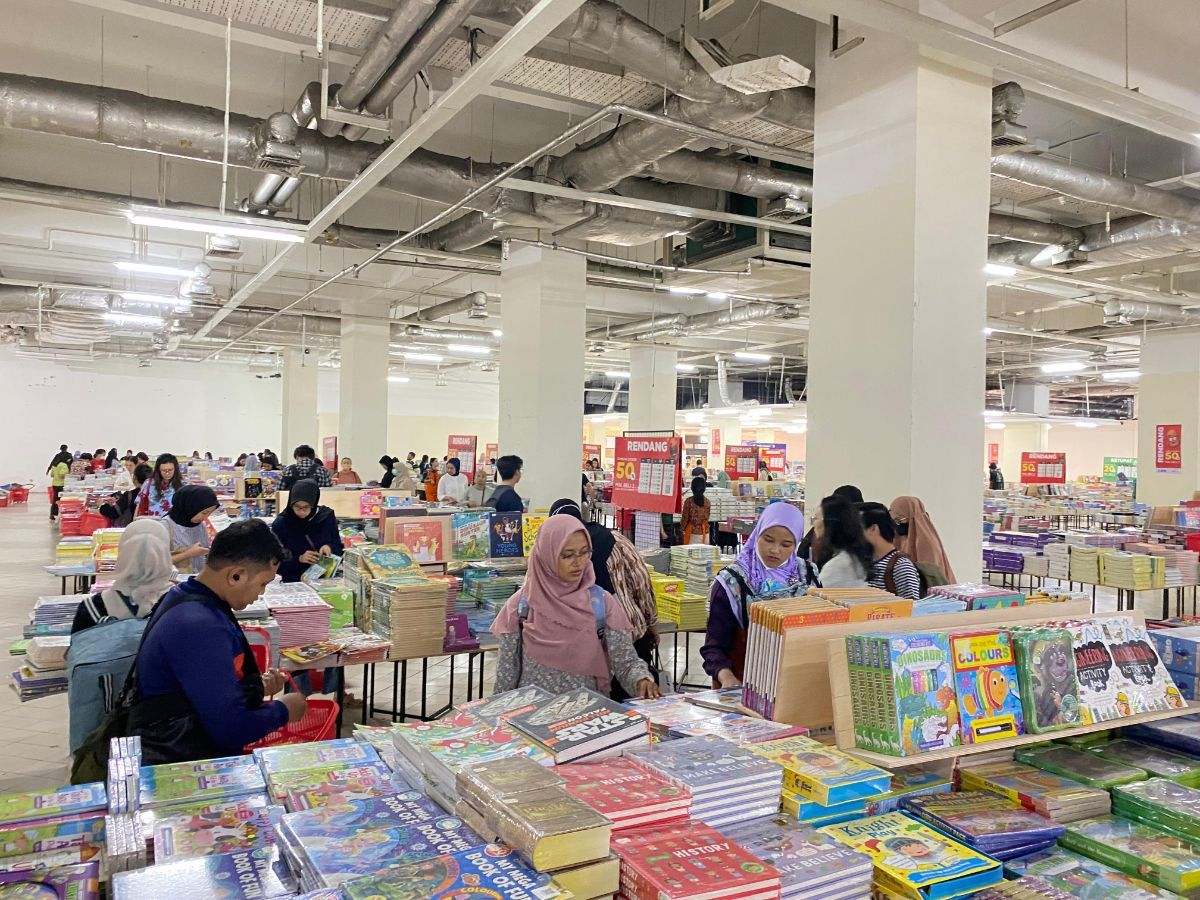 Tingkatkan Minat Membaca, Ini Lokasi 'Toko Buku' dengan Harga Grosiran Tingkatkan Minat Membaca, Ini Lokasi 'Toko Buku' dengan Harga Grosiran