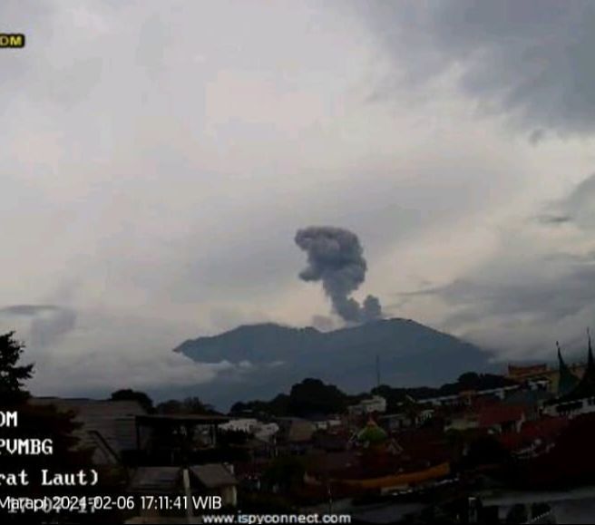 Gunung Marapi Kembali Erupsi Sore Ini, Lontarkan Abu Vulkanik Setinggi 1 Km