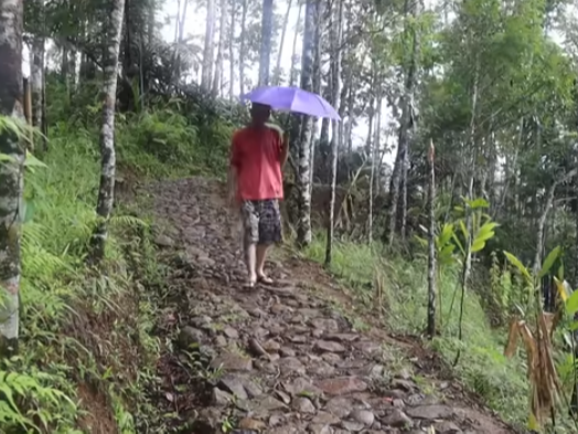 Hari Gini Belum Pakai Listrik, Begini Potret Kampung di Pelosok ... Hari Gini Belum Pakai Listrik, Begini Potret Kampung di Pelosok ...