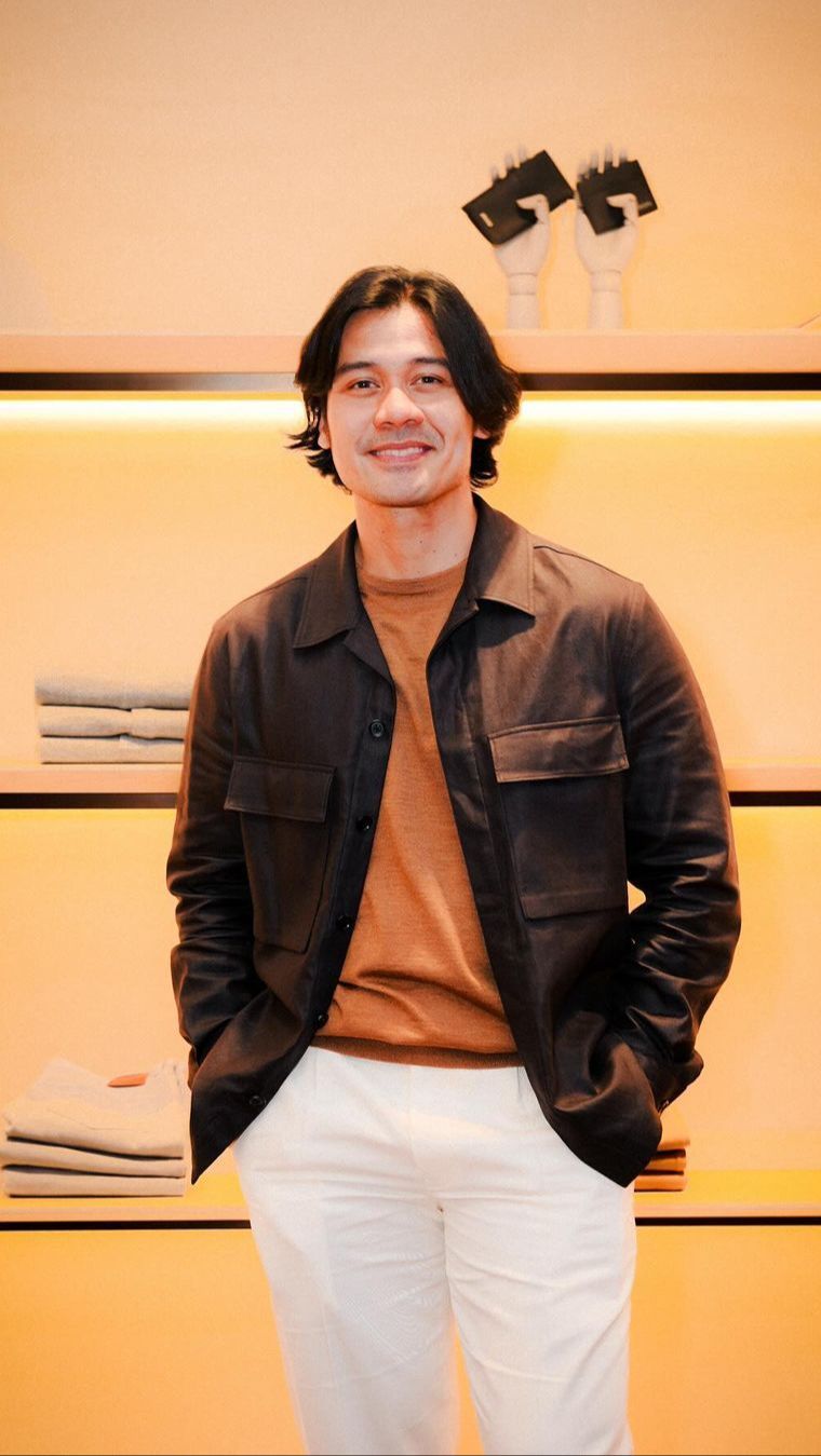 8 Rekomendasi Model Rambut Pria Ikal, Gaya Layaknya Reza Rahardian ...