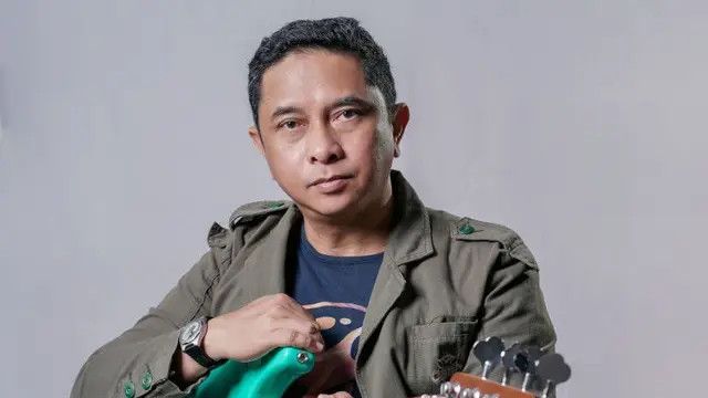 Rilis 206 Lagu Sejak 2020 hingga 2024, Ini Perjalanan Musik Alex Kuple Bassist Nugie dan Alv ...