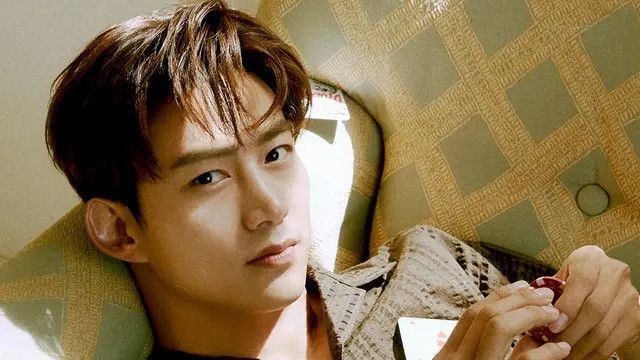 Viral Foto Taecyeon 2PM Dikabarkan Melamar Pacar di Paris, Agensi ...
