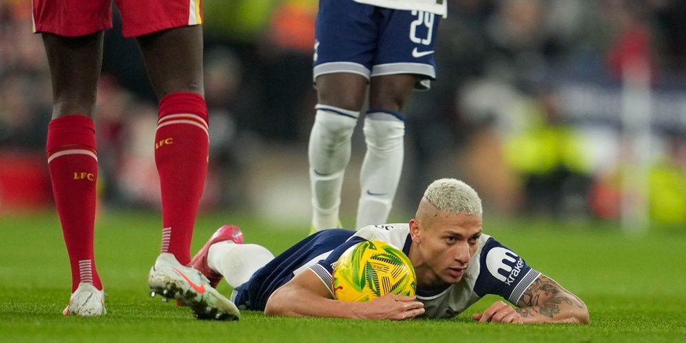 Momen Lucu saat Laga Liverpool Vs Tottenham, Aksi Tengil Virgil van ...