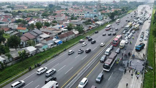 Belum Usai, Rekayasa Lalu Lintas One Way dan Contraflow Masih Berlangsung di Tol Trans Jawa ...