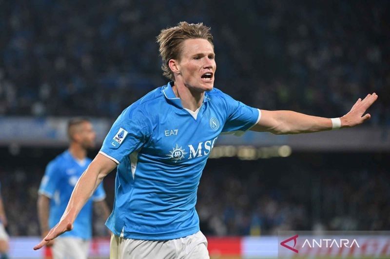 Fakta Unik: Jay Idzes Belum Debut, Napoli Hajar Sassuolo 2-0 di Laga ...