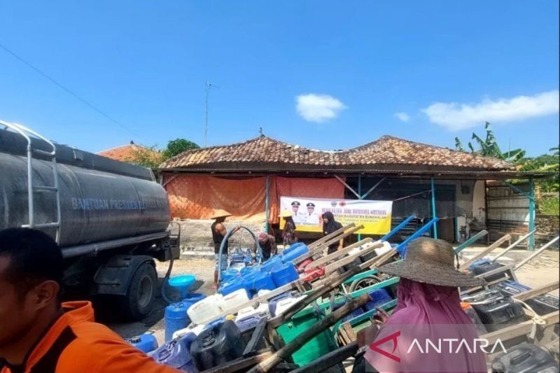 Fakta Unik Kekeringan: BPBD Bangkalan Salurkan Bantuan Air Bersih ke Puluhan Desa Terdampak ...