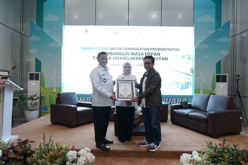 Bukan Sekadar Listrik, PLN Lampung Raih Penghargaan Gubernur atas ...