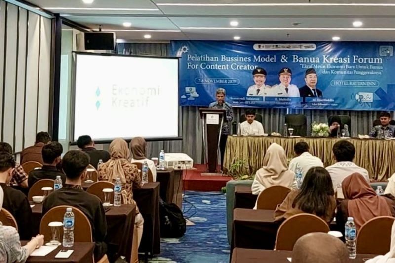 Dispar Kalsel Bekali Konten Kreator dengan Model Bisnis Ekonomi Kreatif ...