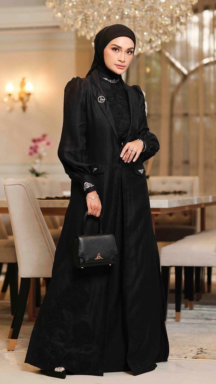 10 Potret Putri Zulhas yang Diisukan Tunangan dengan Verrell Bramasta