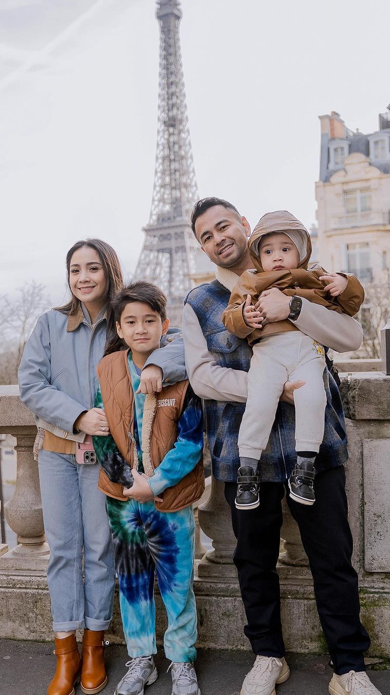 8 Potret Liburan `Sultan Andara` di Paris, Cipung Menggemaskan dengan ...