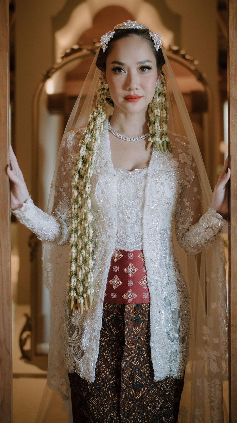 Potret Akad Nikah Bunga Citra Lestari Usung Adat Jawa Tanpa Paes