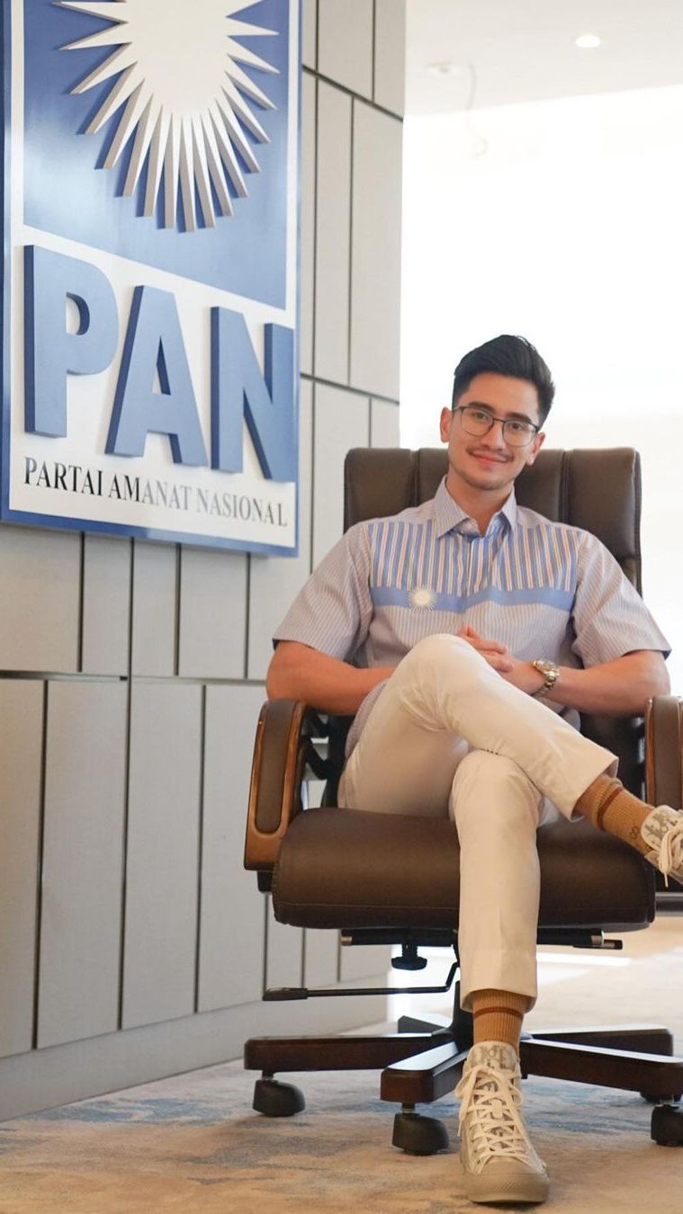 Deretan Potret Gaya Verrell Bramasta di Poster Kampanye Caleg, Mirip ...