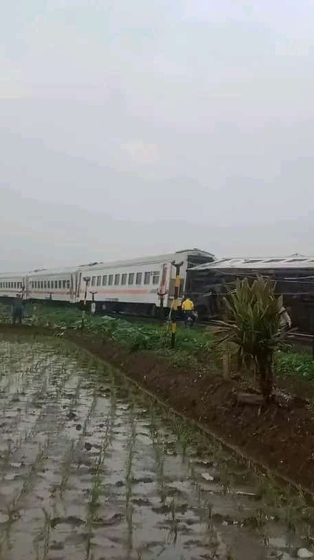 Pakar Transportasi ITB Beri Jalan Keluar Agar Tabrakan KA di Bandung ... Pakar Transportasi ITB Beri Jalan Keluar Agar Tabrakan KA di Bandung ...