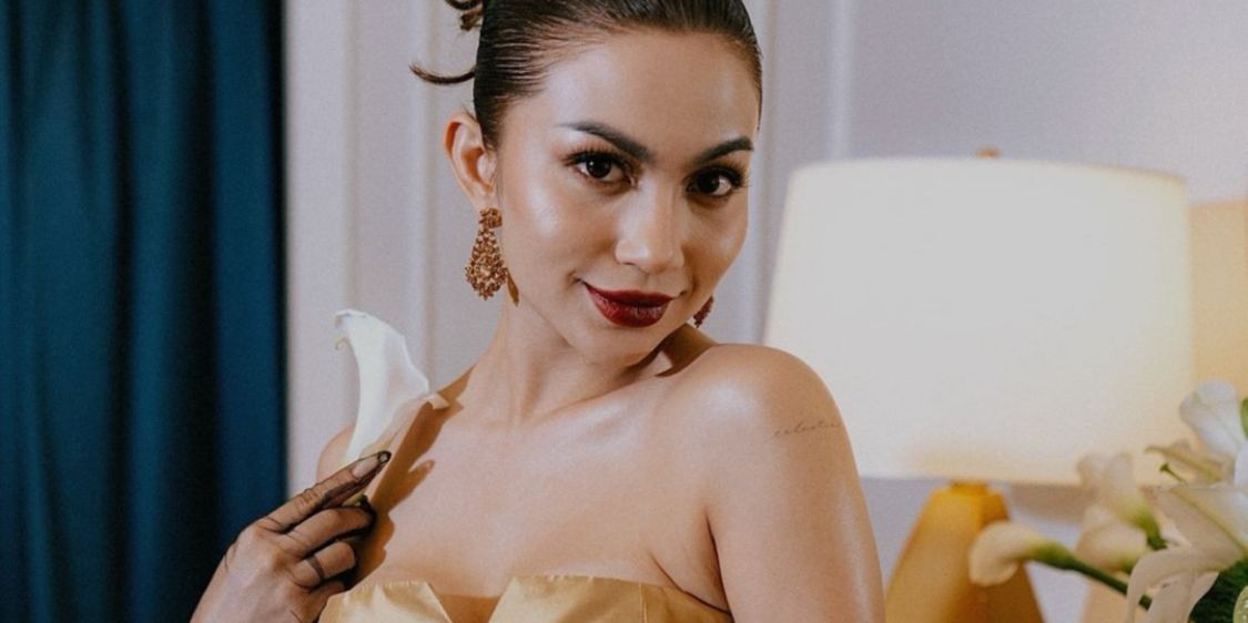 Stunning! Potret Ariel Tatum Cantik & Anggun Dalam Balutan Ggaun Hitam Rancangan Didiet Maulana ...