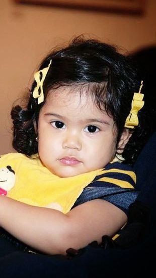 Bocah Perempuan yang Dulu Anak Anggota TNI Ini Kini Menjelma jadi Gadis ... Bocah Perempuan yang Dulu Anak Anggota TNI Ini Kini Menjelma jadi Gadis ...