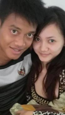 10 Potret Istri Cantik Kurnia Mega Eks Kiper Timnas, Dulu Model Kini ...