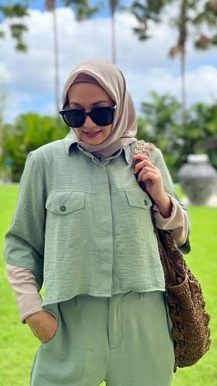 Sempat Dijodoh-jodohkan, Dina Lorenza Ungkap Sifat Ariel NOAH Sempat Dijodoh-jodohkan, Dina Lorenza Ungkap Sifat Ariel NOAH