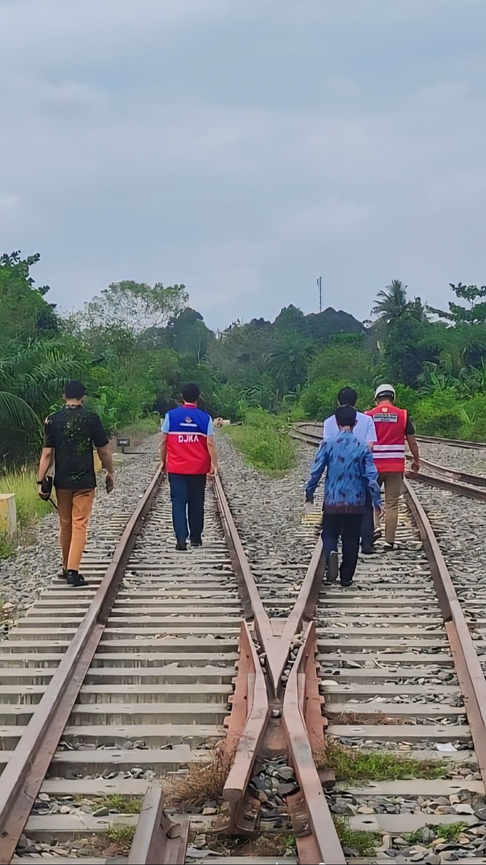 Kejagung Periksa 3 Saksi Terkait Kasus Korupsi Jalur Kereta Medan Kejagung Periksa 3 Saksi Terkait Kasus Korupsi Jalur Kereta Medan