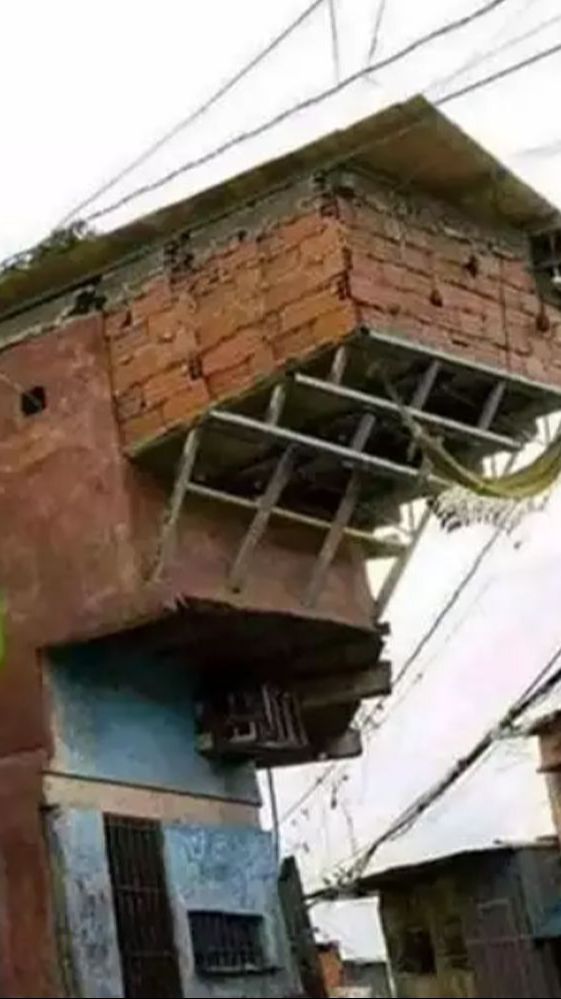 12 Portraits of Two-Story Houses that are Overly Funny & Quirky ...