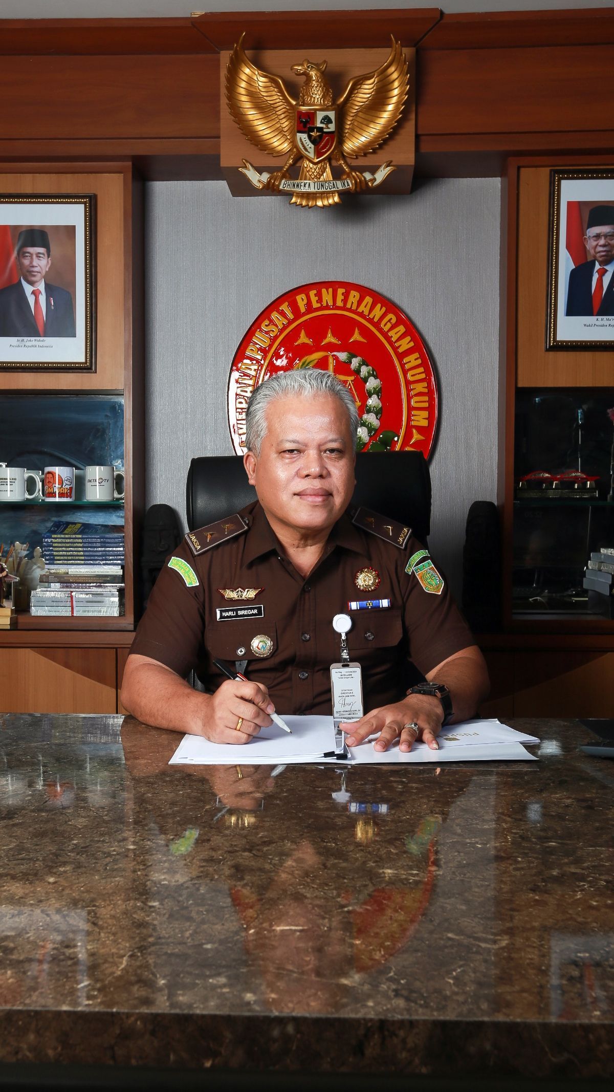 Empat Saksi Diperiksa Kejagung Terkait Perkara Korupsi Tol Japek Empat Saksi Diperiksa Kejagung Terkait Perkara Korupsi Tol Japek