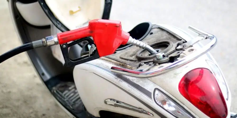 5 Faktor yang Menyebabkan Motor Boros BBM - merdeka.com