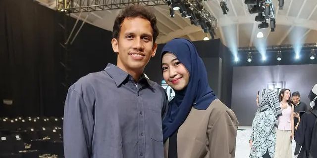 4 Potret Cantik dan Manis Adiba Khanza Pakai Outfit Serba Biru di Acara ...