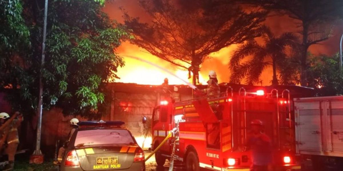 Kebakaran Lahap Kemayoran, Kerugian Ditaksir Mencapai Rp6 Miliar - merdeka.com
