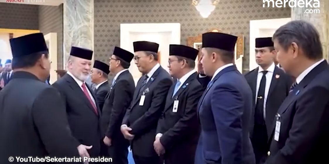 VIDEO: Mayor Teddy Beri Hormat & Hashim Membungkuk Dikenalkan Prabowo ...