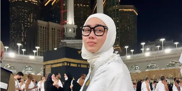 Potret Cantik Pedangdut Selfi Nafilah Mantan Istri Iwa K yang Kini Mantap Berhijab, Beberkan ...