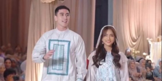 6 Potret Verrell Bramasta Dan Fuji Di Acara Fashion Show Koleksi Baju