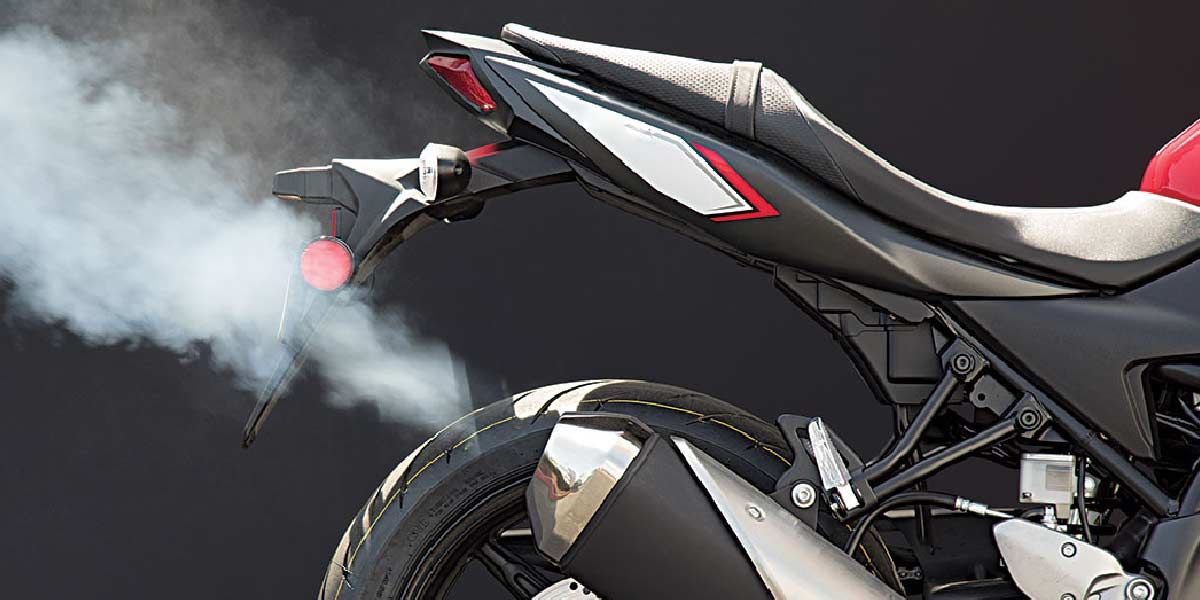 Motor Mengeluarkan Asap? Berikut Cara Praktis Mengatasinya Tanpa Harus ...