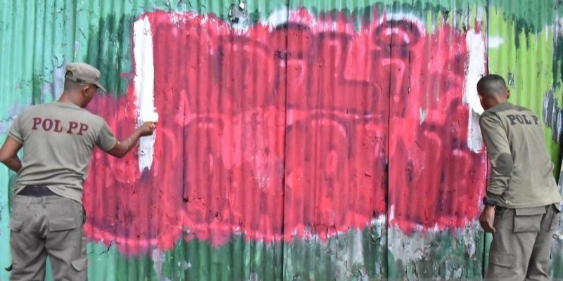 VIDEO: Tenang Kalem Jokowi Respons Coretan 'Adili Jokowi' Tersebar ...