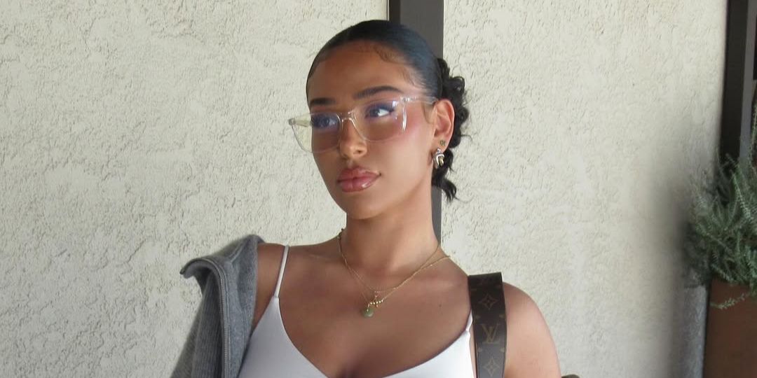 Diduga Jadi Pacar Pesepakbola Jude Bellingham, Ini Potret Model Cantik ...