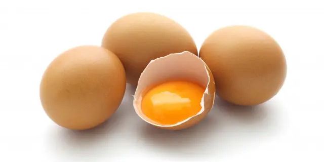 Cara Mudah Memisahkan Kuning dan Putih Telur, Cuma Pakai Bawang Putih ...