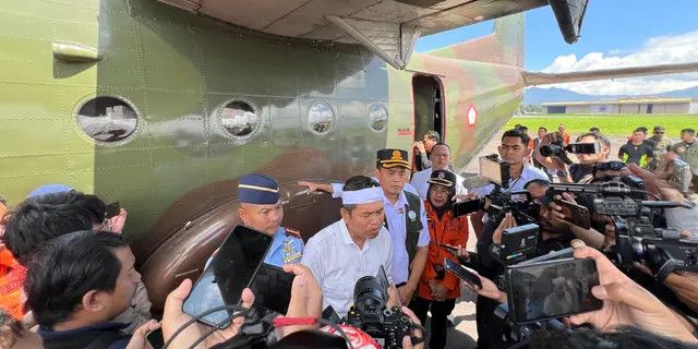 Dedi Mulyadi Soroti Anggaran Papan Tulis Interaktif Disdik Depok Rp30 Miliar, Minta Dialihkan ...