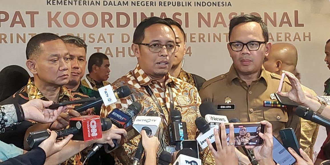 Klarifikasi Hasan Nasbi Soal Kepala Babi Dimasak - merdeka.com