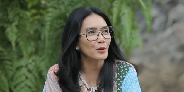 Rieke 'Oneng' Menangis Bahagia Sengketa Tanah Mendiang Mat Solar ...