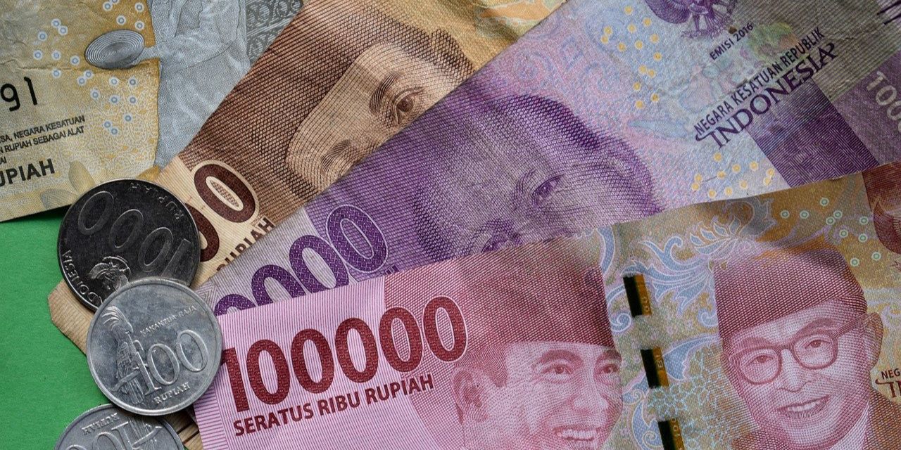 3 Trik Jitu Ubah Uang Kertas Lecek Kembali Rapi Seperti Baru - merdeka.com