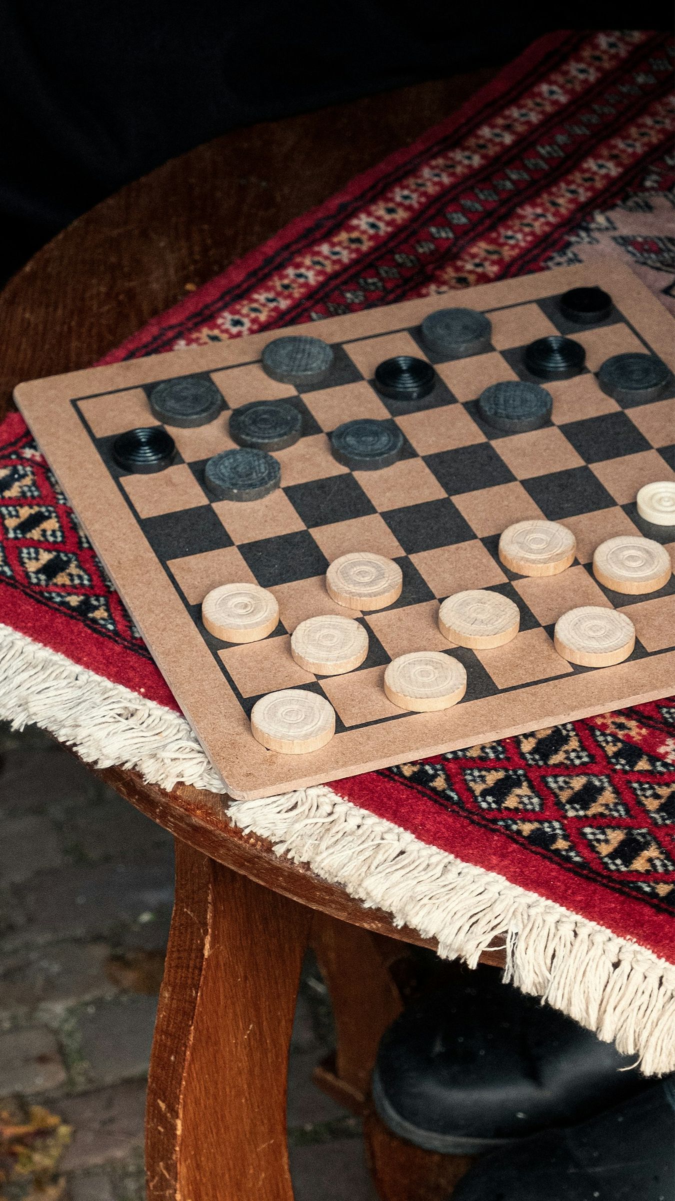 How to Play Checkers: Simple Rules and Strategies for Beginners ...