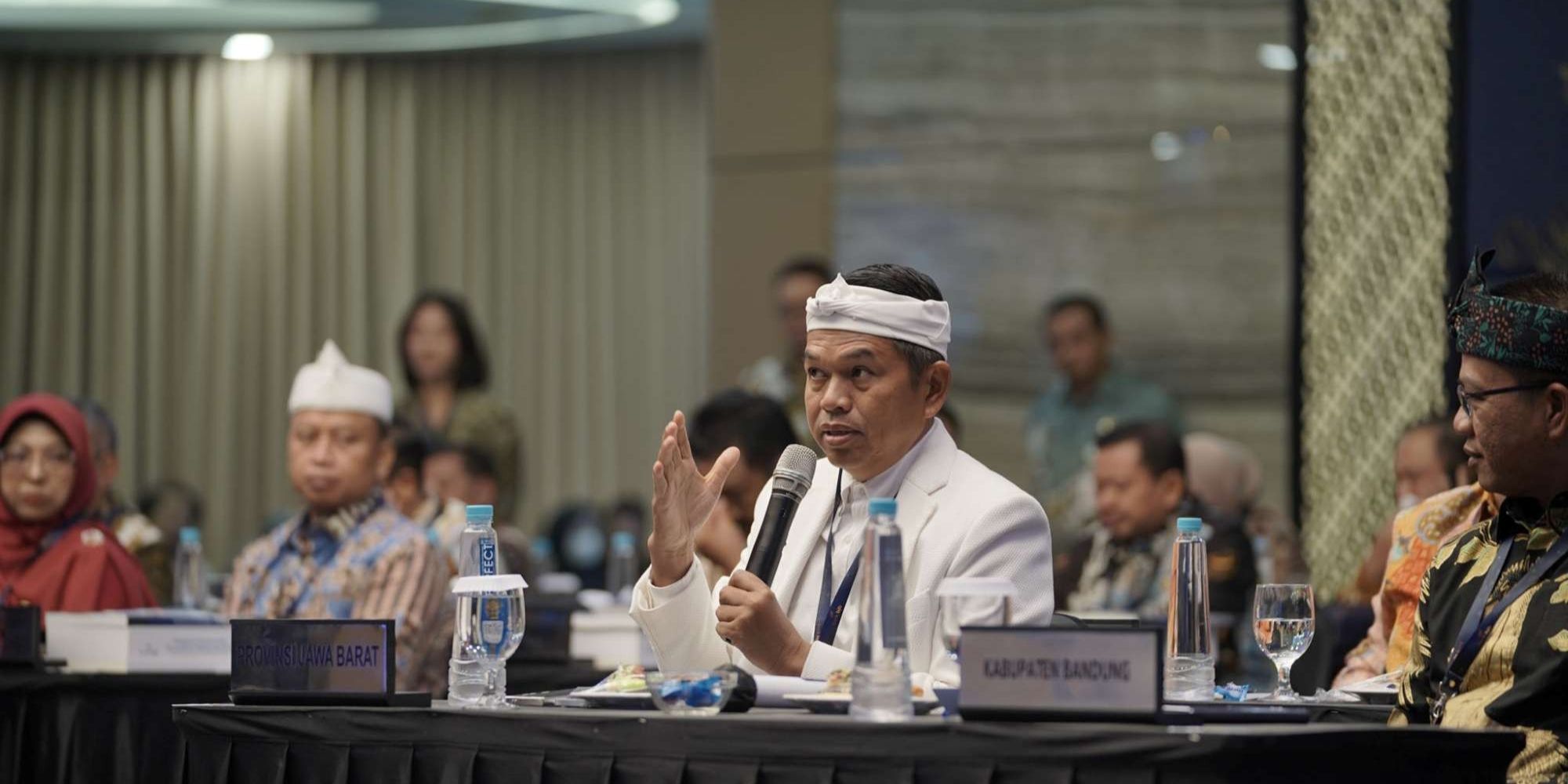 VIDEO: Gebrakan Dedi Mulyadi, Kirim Siswa Nakal Jabar Digembleng di Barak Militer Mulai Bulan ...