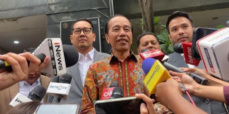 Alasan Jokowi Laporkan 5 Orang soal Tudingan Ijazah Palsu ke Polda Metro - merdeka.com