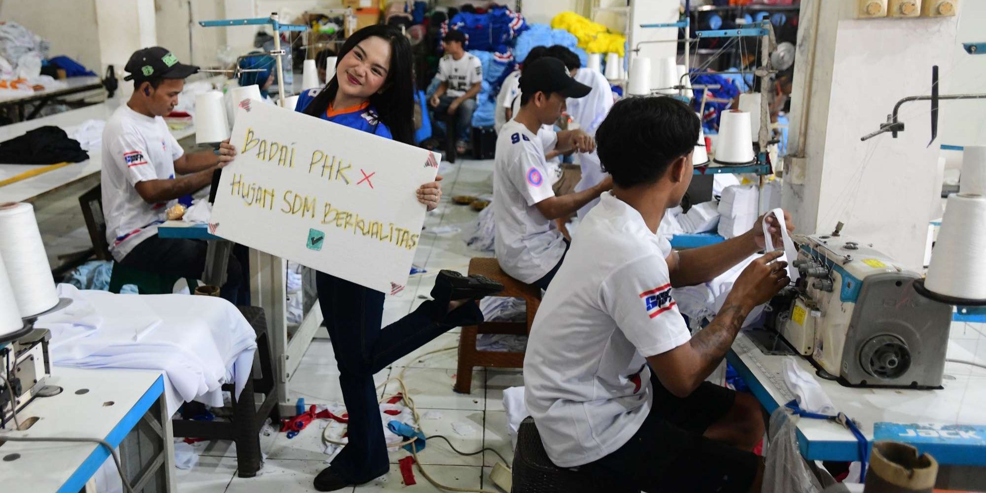 FOTO: Jeje Slebew hingga Bonge Citayam Fashion Week Gelar Aksi ...