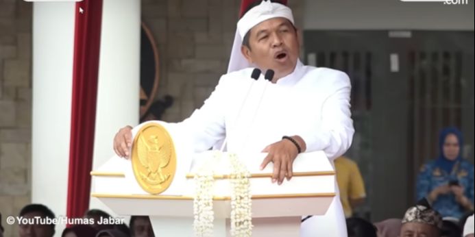 VIDEO: PKB Emosi Tunjuk-Tunjuk di DPR Sindir Demul 'Gubernur Lambe Turah' - merdeka.com