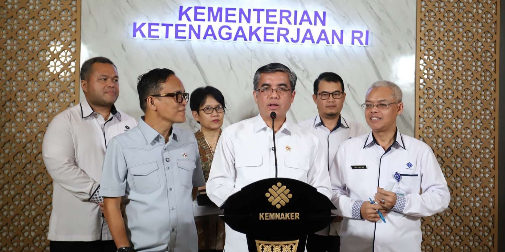 FOTO: Menaker Terbirtkan SE Baru, Perusahaan Dilarang Batasi Usia dan Hapus Syarat Good Looking ...