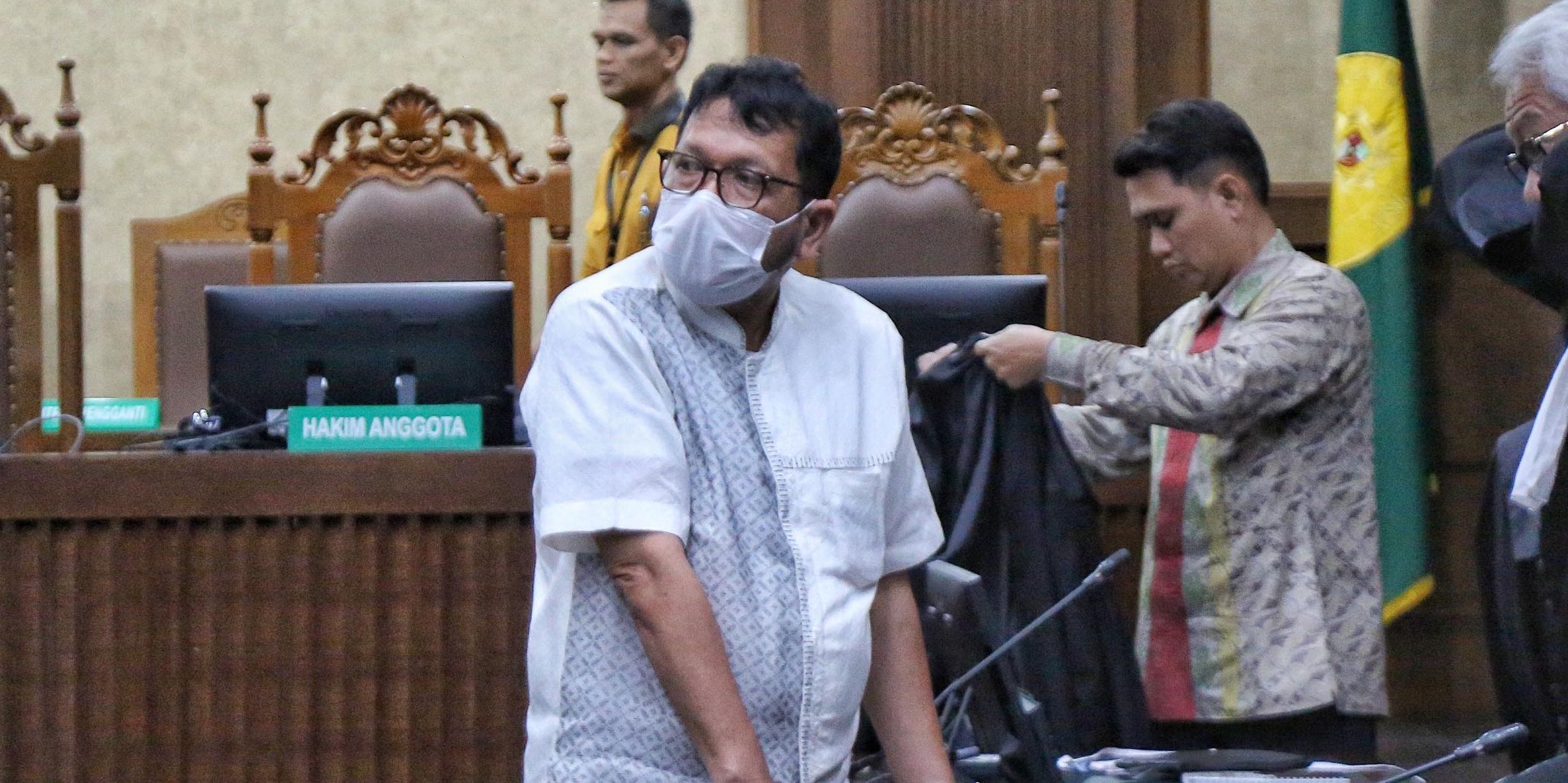 lasan Majelis Hakim Tak Langsung Vonis Eks Pejabat MA Zarof Ricar 20 ...