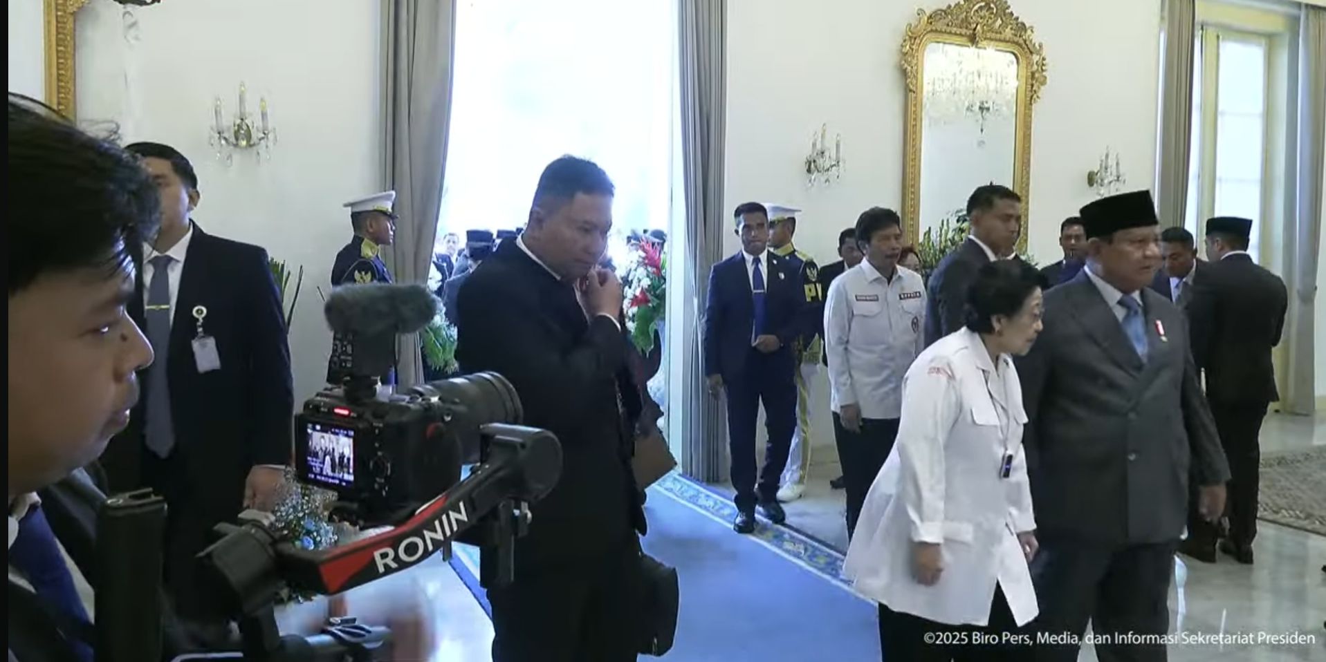 Akbrabnya Prabowo dan Megawati Usai Upacara Harlah Pancasila, Saling Berbisik dan Bercanda ...