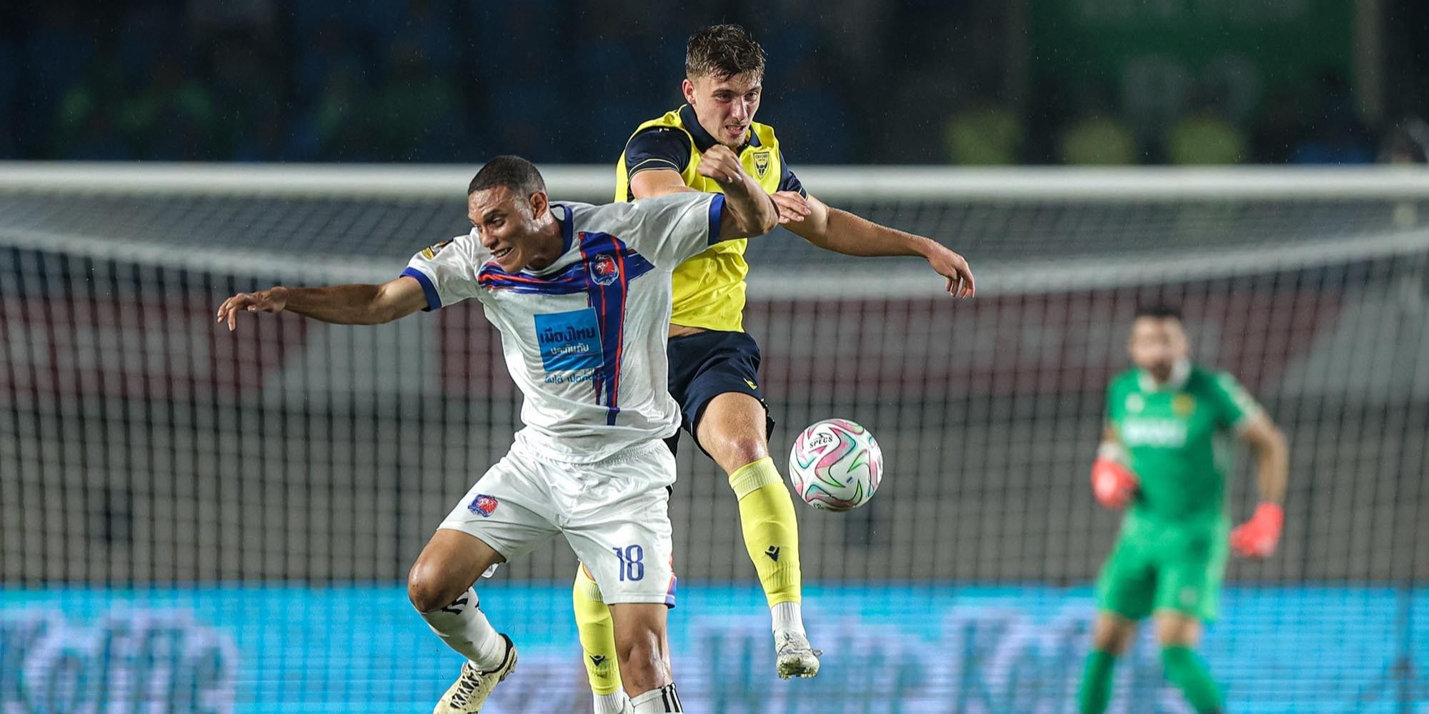 FOTO: Port FC Kalahkan Oxford United, Boyong Trofi Piala Presiden 2025 ...